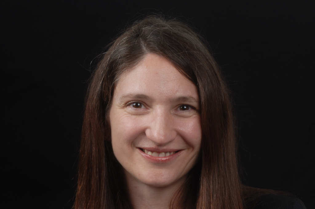 First female recipient for prestigious vision medal - nzoptics