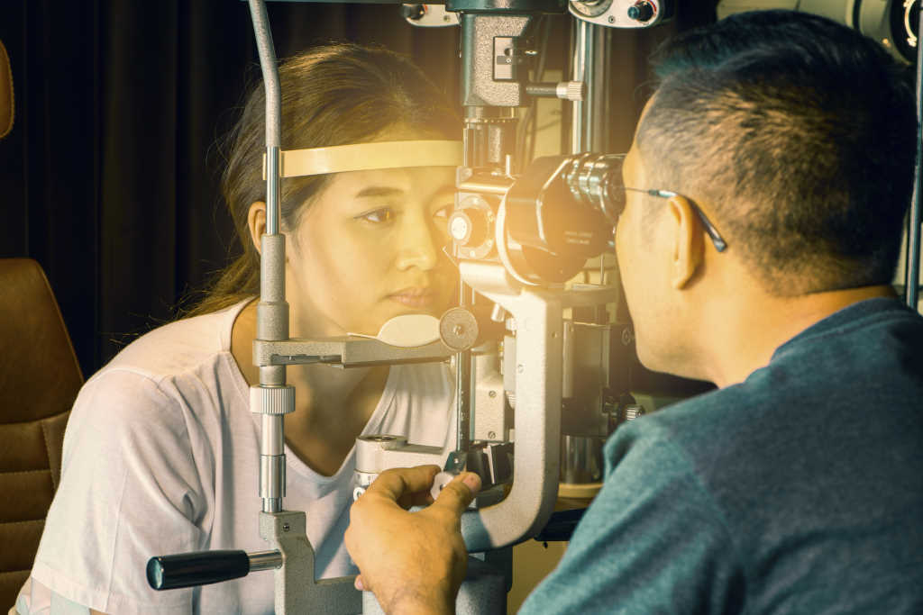 UK optoms’ uproar over DO refraction plan